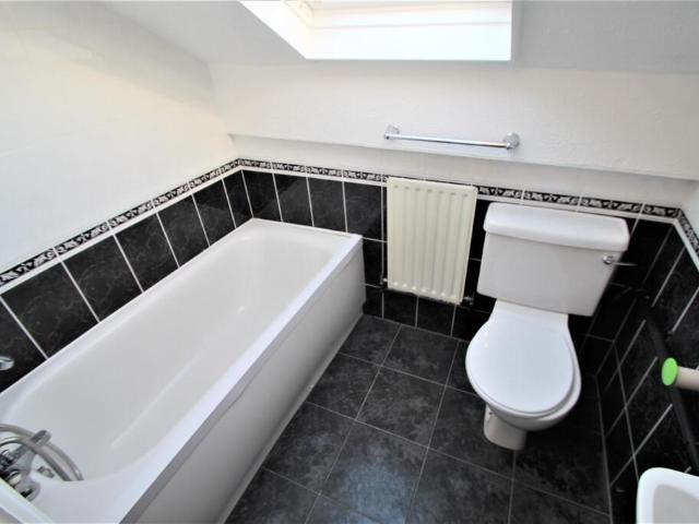 4 bedroom terraced house for rent in Broomfield Terrace, Burley, Leeds, LS6