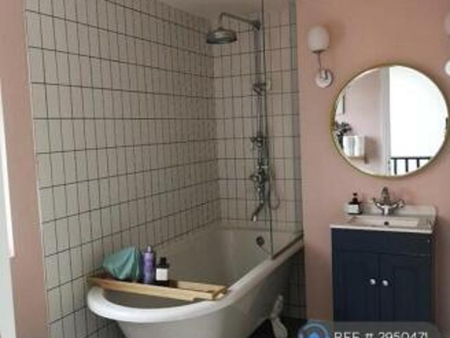 4 bedroom terraced house for rent in Brownlow Road, London, NW10