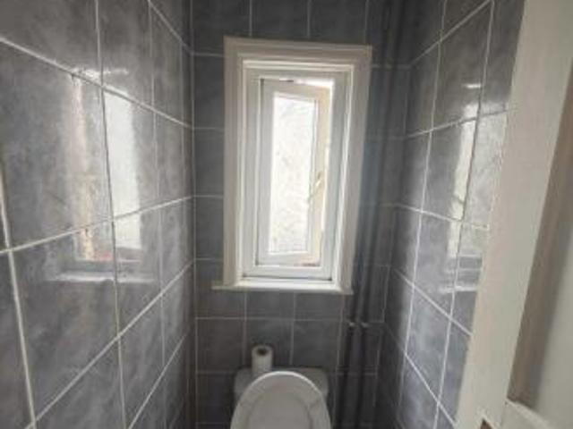 4 bedroom terraced house for rent in Buckingham Avenue, LS6