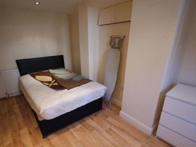 4 Bedroom Terraced House For Rent In Burley