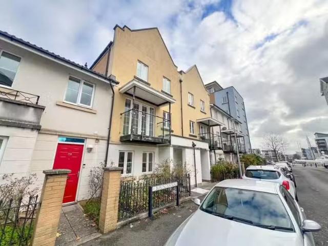 4 bedroom terraced house for rent in Burlington Road, Portishe.