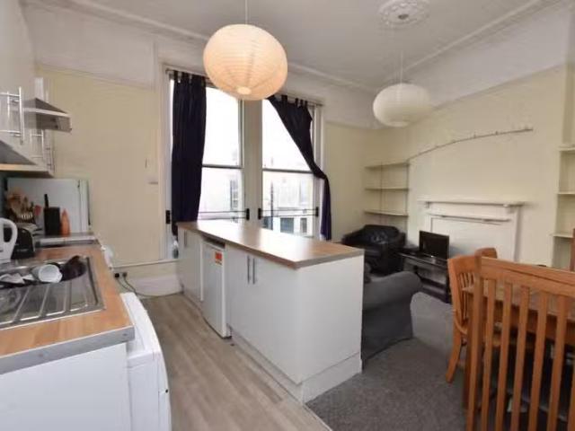 4 bedroom terraced house for rent in Byron Place, Clifton, Bri.
