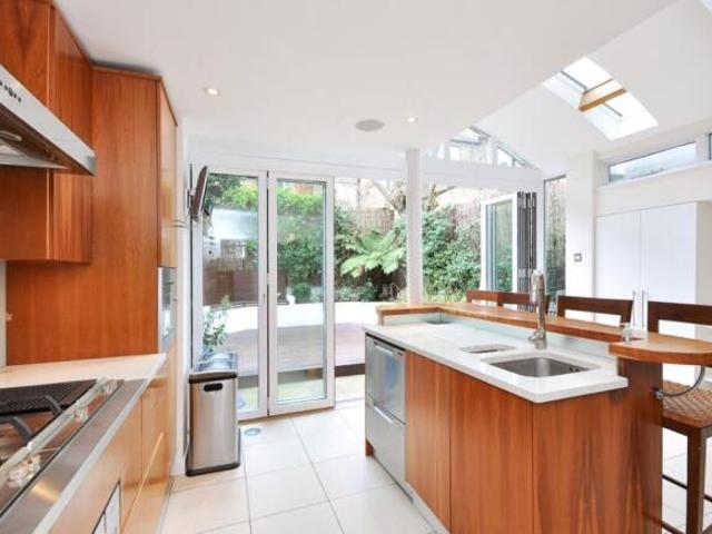 4 bedroom terraced house for rent in Gowrie Road London SW11