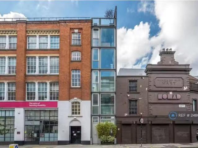 4 bedroom terraced house for rent in Golden Lane, London, EC1Y