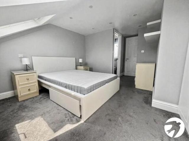 4 bedroom terraced house for rent in Gertrude Road, Belvedere, DA17