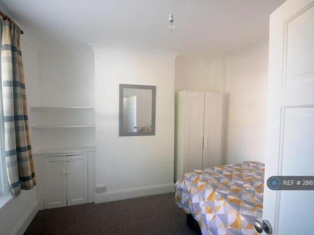 4 bedroom terraced house for rent in Gloucester Road, Cheltenham, GL51