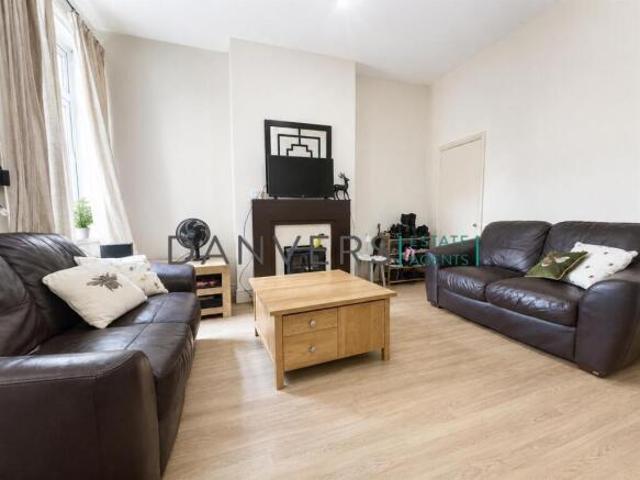 4 bedroom terraced house for rent in Grasmere Street, Leicester, LE2