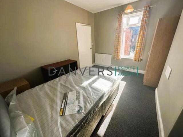 4 bedroom terraced house for rent in Grasmere Street, Leicester, LE2 7DB, LE2