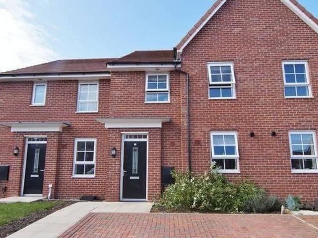 4 bedroom terraced house for rent in Grasshopper Drive Warton PR41ES PR4
