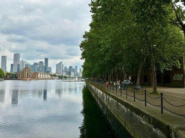 4 bedroom terraced house for rent in Greenland Quay, Surrey Quays, SE16