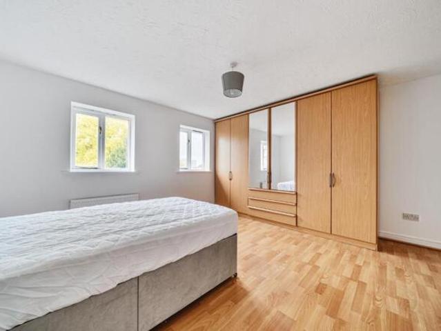 4 bedroom terraced house for rent in Grimsby Grove, Newham, London, E16