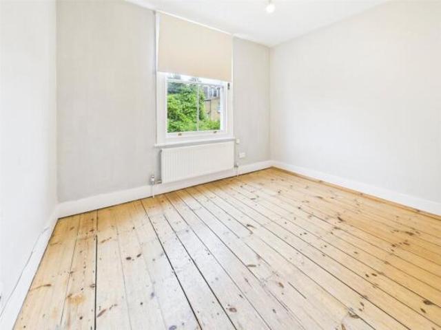 4 bedroom terraced house for rent in Grimwood Road, Twickenham, TW1