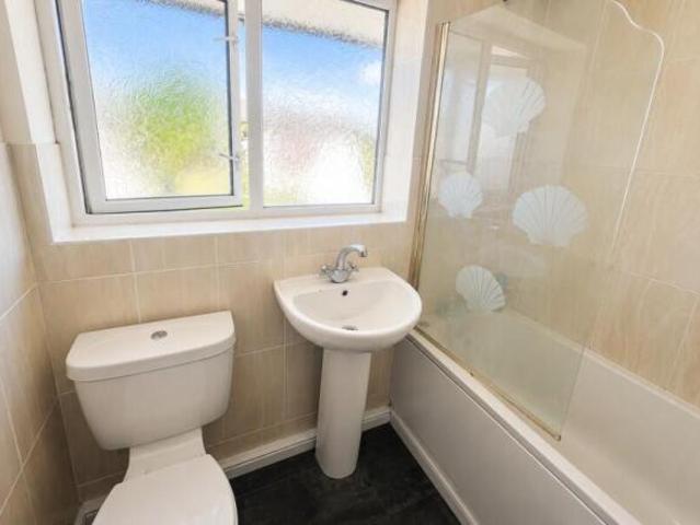 4 bedroom terraced house for rent in Guildford Park Avenue, Guildford, GU2