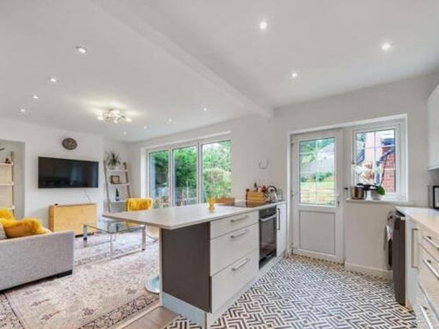 4 Bedroom Terraced House For Rent In Guildford
