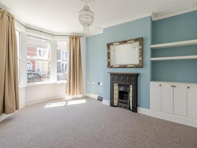 4 bedroom terraced house for rent in Downend Park Road, Bristol, BS16