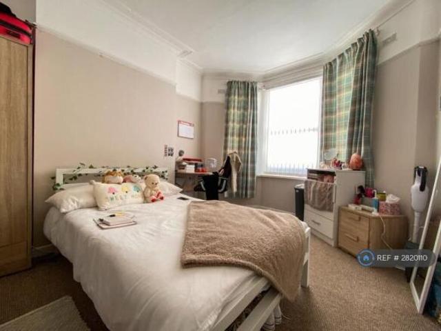 4 bedroom terraced house for rent in Dogfield Street, Cardiff, CF24