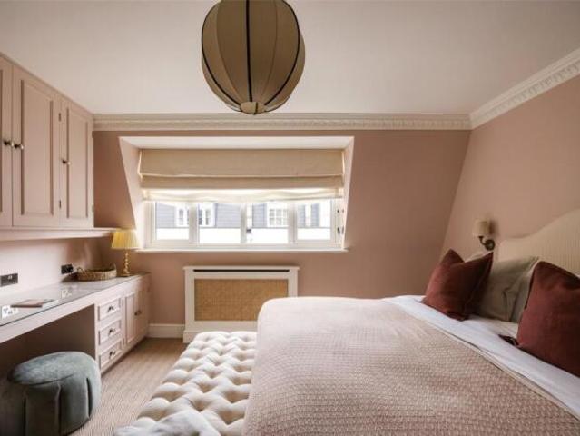 4 bedroom terraced house for rent in Donne Place, Chelsea, SW3