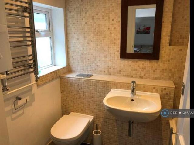 4 bedroom terraced house for rent in Dorothy Street, Reading, RG1