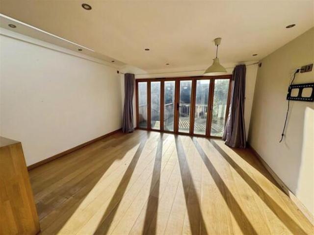 4 bedroom terraced house for rent in Dagmar Grove, Mapperley, Nottingham, NG3 4JE, NG3