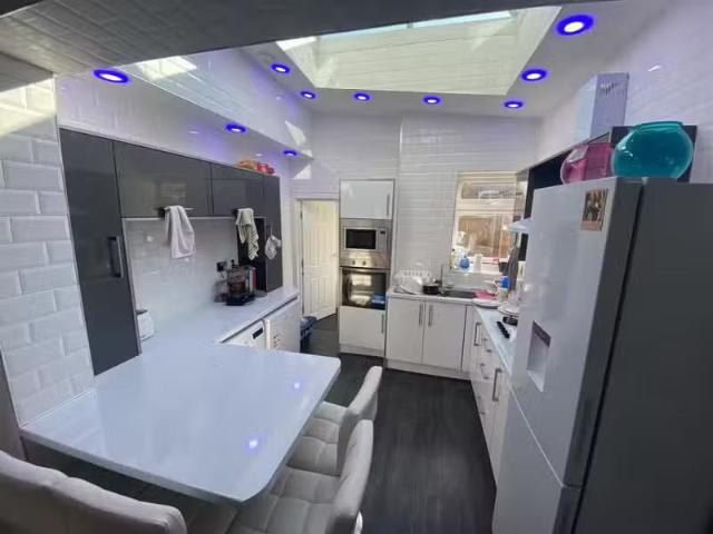 4 bedroom terraced house for rent in Daisy Road, Birmingham, B16