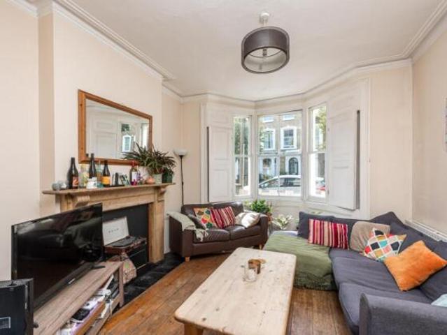 4 bedroom terraced house for rent in Dalyell Road, SW9