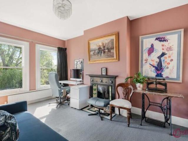 4 bedroom terraced house for rent in Danvers Road, Crouch End, N8