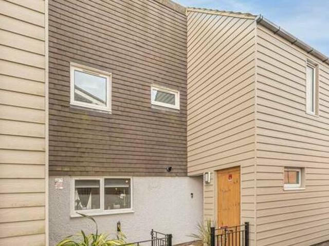 4 bedroom terraced house for rent in Darcy Close Whetstone London N20