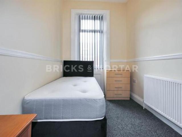 4 bedroom terraced house for rent in Dilston Road, Newcastle Upon Tyne, NE4