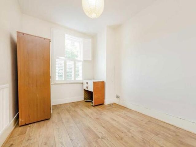 4 bedroom terraced house for rent in Drayton Gardens, West Ealing, W13