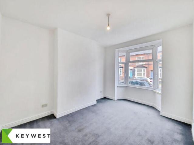 4 bedroom terraced house for rent in Dulverton Road, Leicester, LE3
