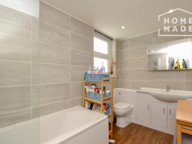 4 bedroom terraced house for rent in Dupree Road SE7