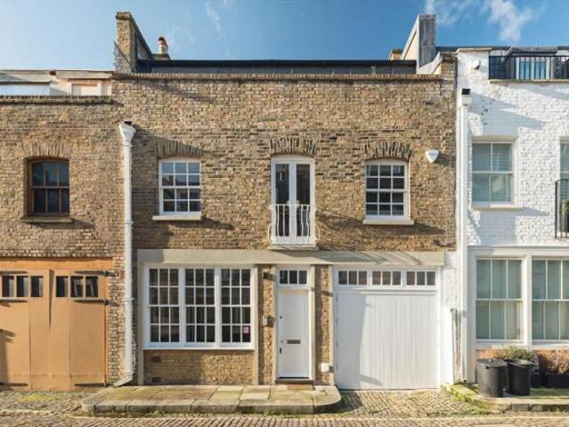 4 bedroom terraced house for rent in Ennismore Mews, Knightsbridge, London SW7