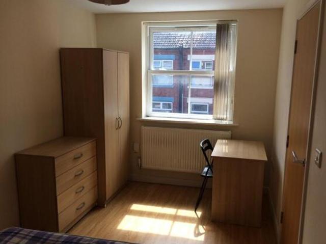 4 bedroom terraced house for rent in Eastleigh Road, Leicester, LE3
