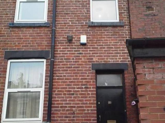 4 bedroom terraced house for rent in Ebberston Place Hyde Park Leeds LS6