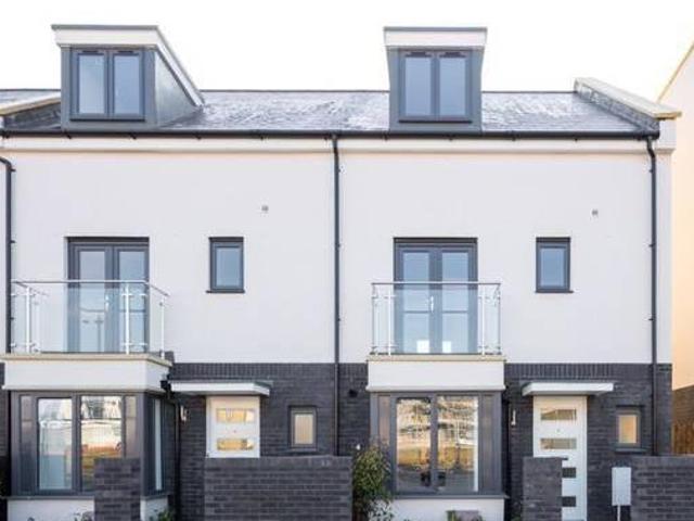 4 bedroom terraced house for rent in Eighteen Acre Drive Charlton Hayes Bristol BS34