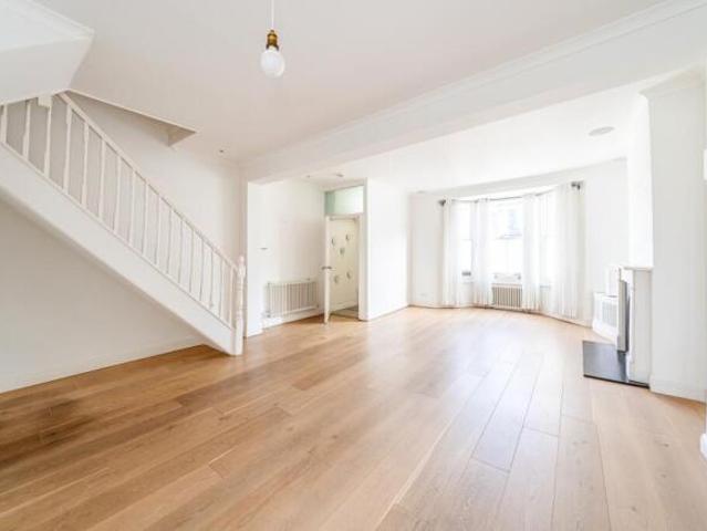 4 bedroom terraced house for rent in Eland Road London SW11