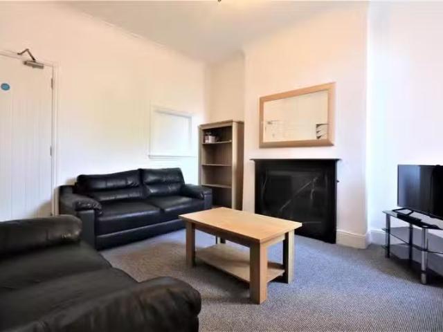 4 bedroom terraced house for rent in Eldon Road, Birmingham, B16