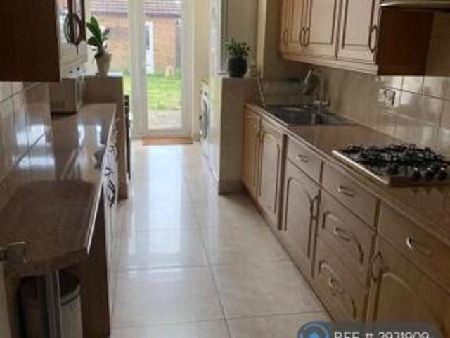 4 bedroom terraced house for rent in Ellerdine Road, Hounslow, TW3