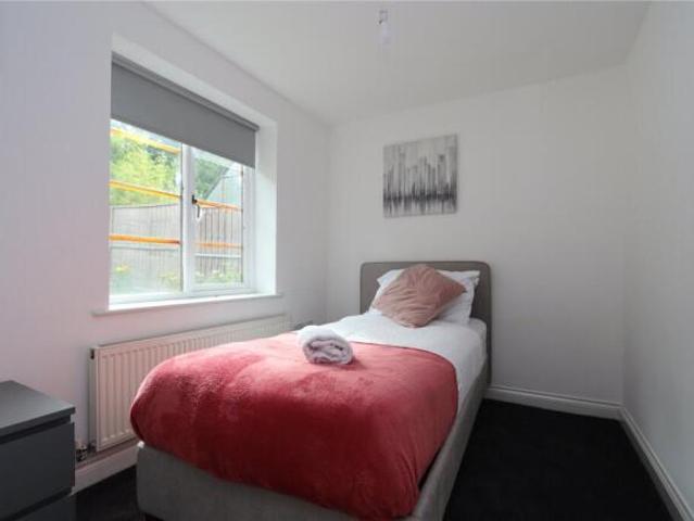 4 bedroom terraced house for rent in Exbury Lane, Westcroft, MK4