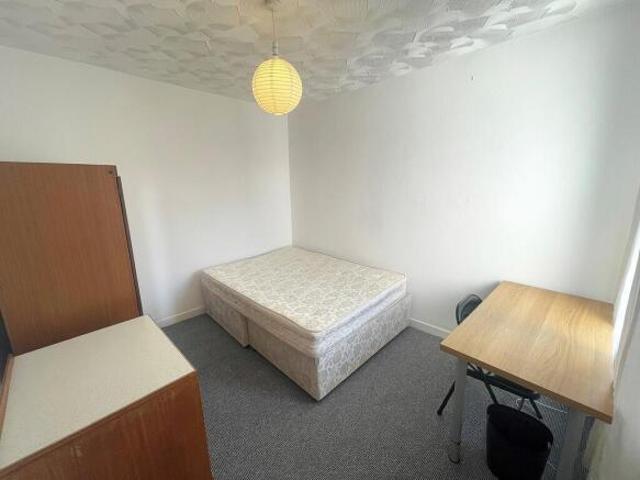 4 bedroom terraced house for rent in Exmouth Road, Southsea, PO5