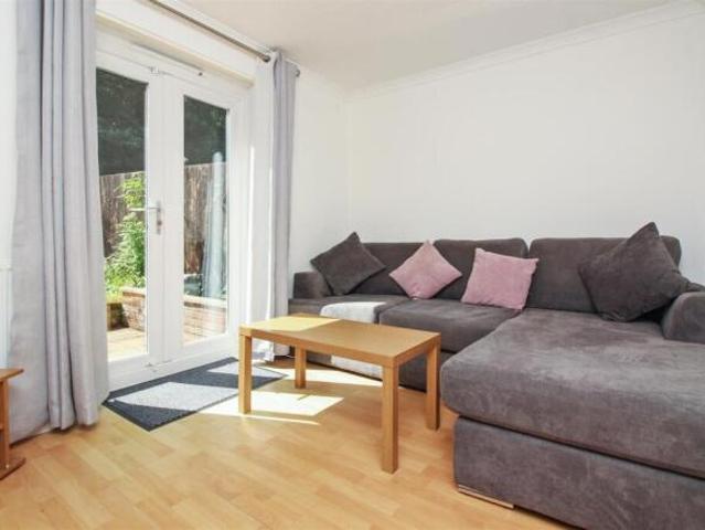 4 bedroom terraced house for rent in Forrester Close, Canterbury, Kent, CT1