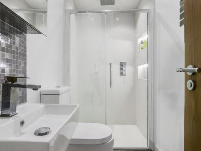 4 bedroom terraced house for rent in Fortune Green Road, West Hampstead, NW6