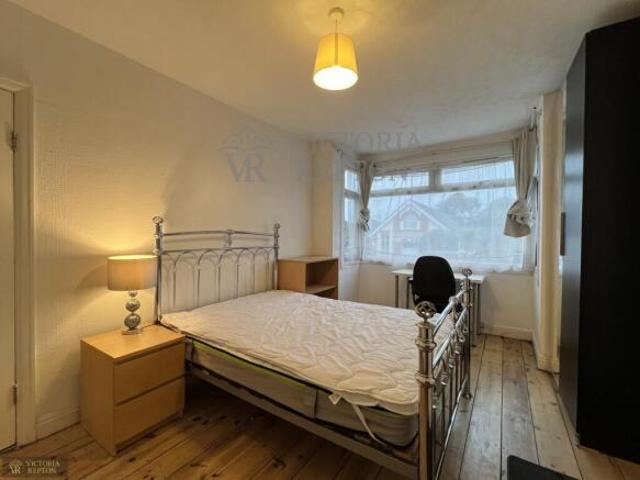 4 bedroom terraced house for rent in Filton Avenue, Horfield, BS7