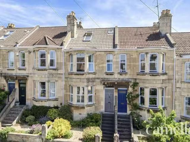 4 bedroom terraced house for rent in First Avenue, Bath, BA2