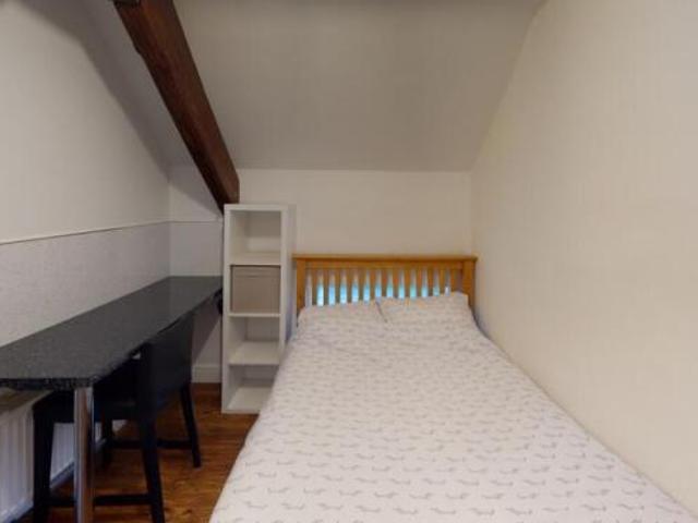 4 bedroom terraced house for rent in Flat 2, 54 Glasshouse Street, Nottingham, Nottinghamshire, NG1