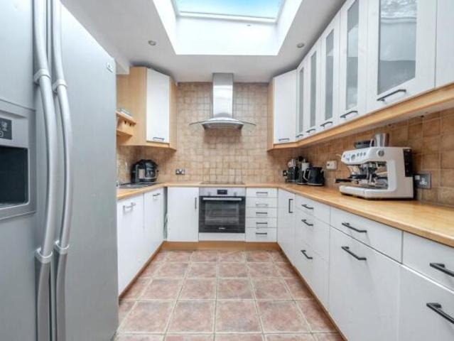 4 bedroom terraced house for rent in Fleetwood Road, Kingston Upon Thames, KT1