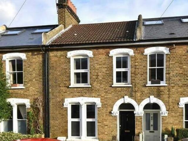 4 bedroom terraced house for rent in Kneller Road Brockley SE4