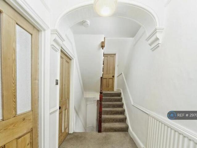 4 bedroom terraced house for rent in Kingscourt Road, London, SW16