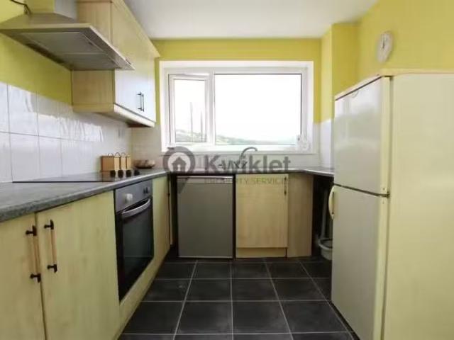 4 bedroom terraced house for rent in Kingsland Terrace, Pontyp.