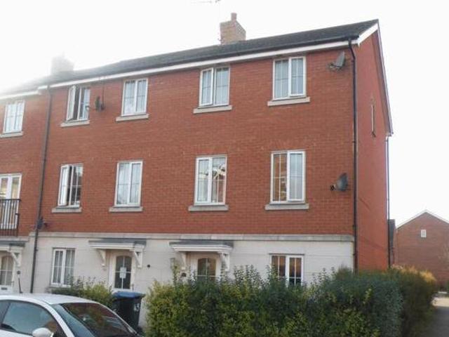 4 Bedroom Terraced House For Rent In Hatfield
